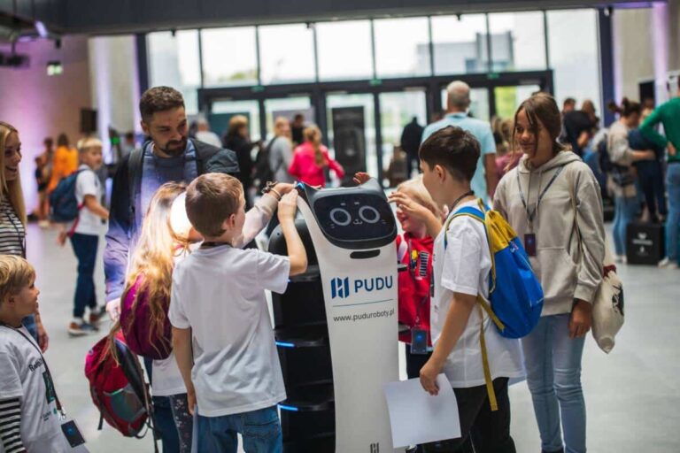 Robo Challenge 2022 czyli twarzą w twarz z robotami - Twój Sącz